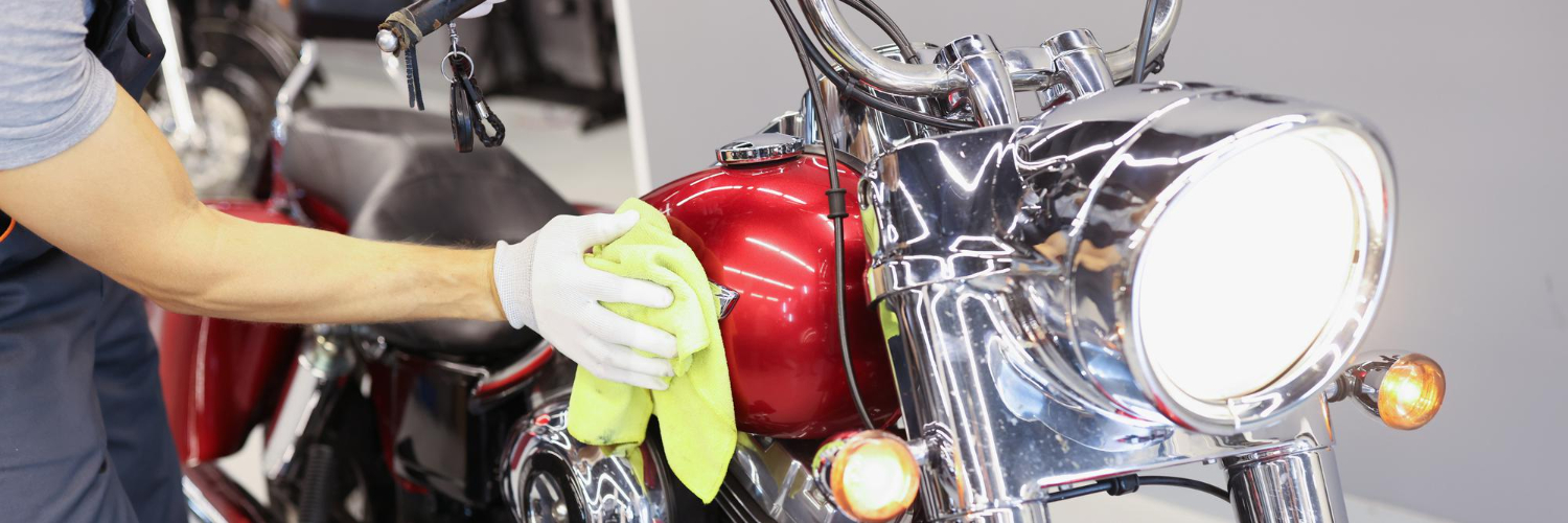 Consigli utili su come lavare la moto in modo corretto
